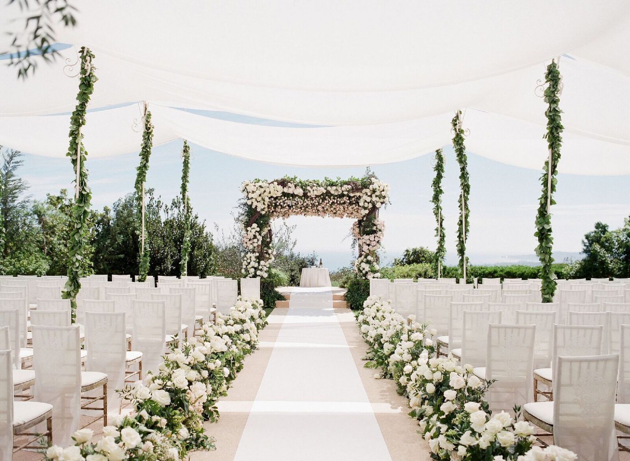 10 Wedding Ceremony Setups That Wow - Mindy Weiss