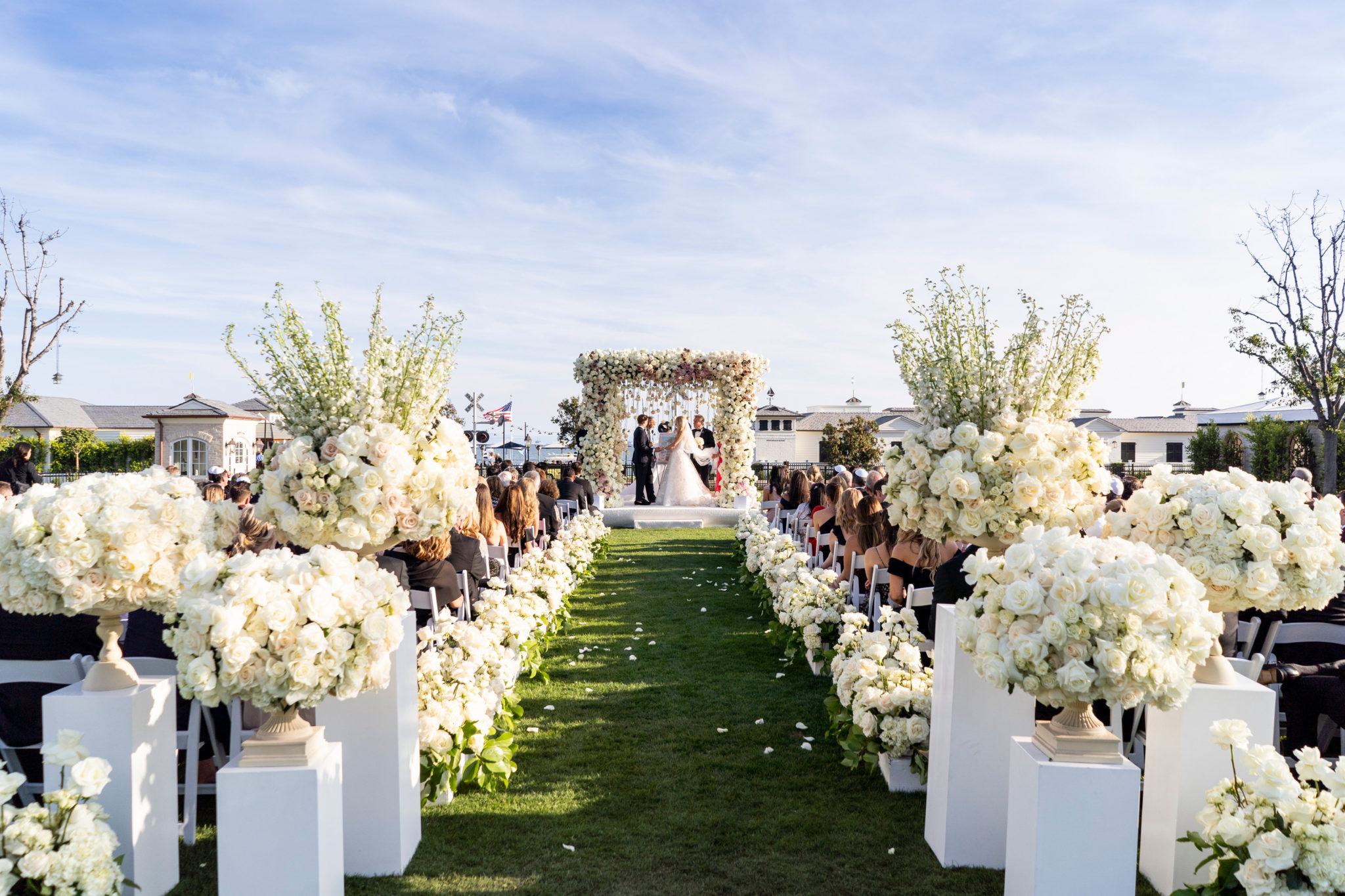 10 Wedding Ceremony Setups That Wow - Mindy Weiss