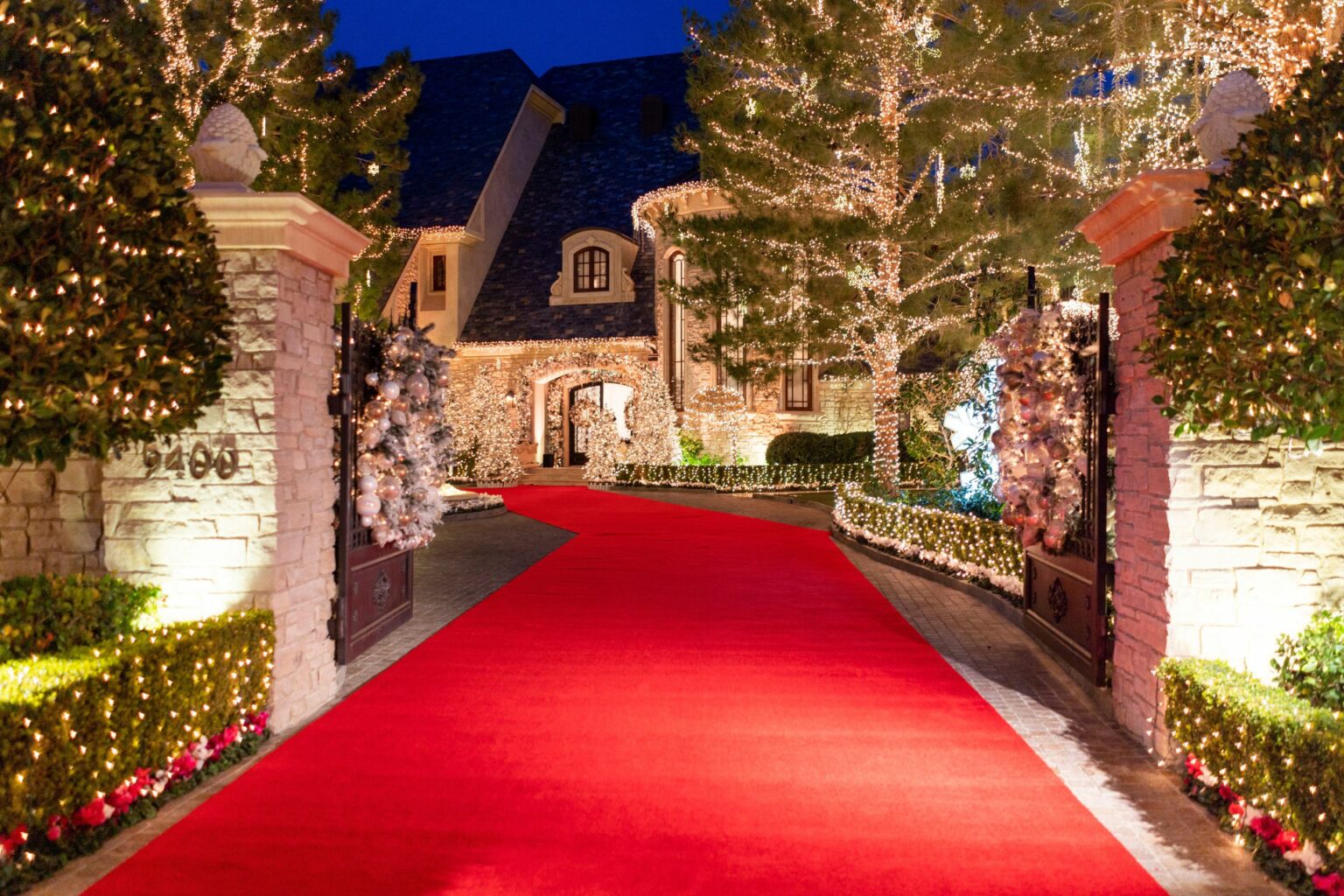 The Do's and Don'ts of Attending Holiday Parties in 2024 - Mindy Weiss
